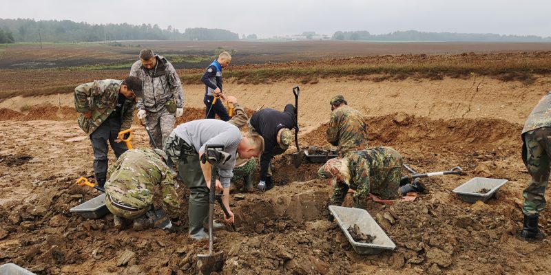 Jonny Bay And Legenda: The Men Who Have Recovered 15,000 Fallen ...