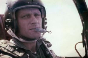 Airport Comes to Standstill as Remains of Hero Vietnam War Pilot Return ...