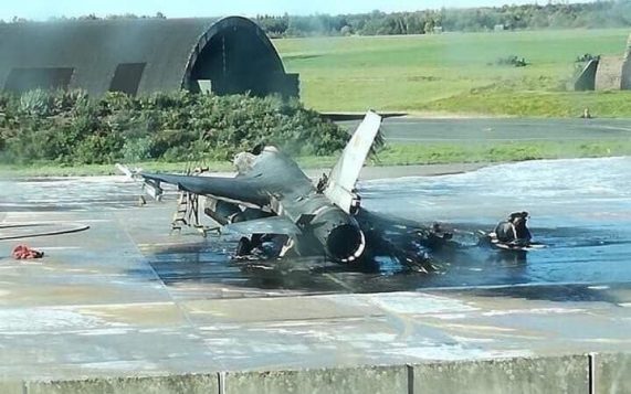 Mechanic ‘Accidentally’ Fires Vulcan Cannon & Obliterates F-16 Sitting ...