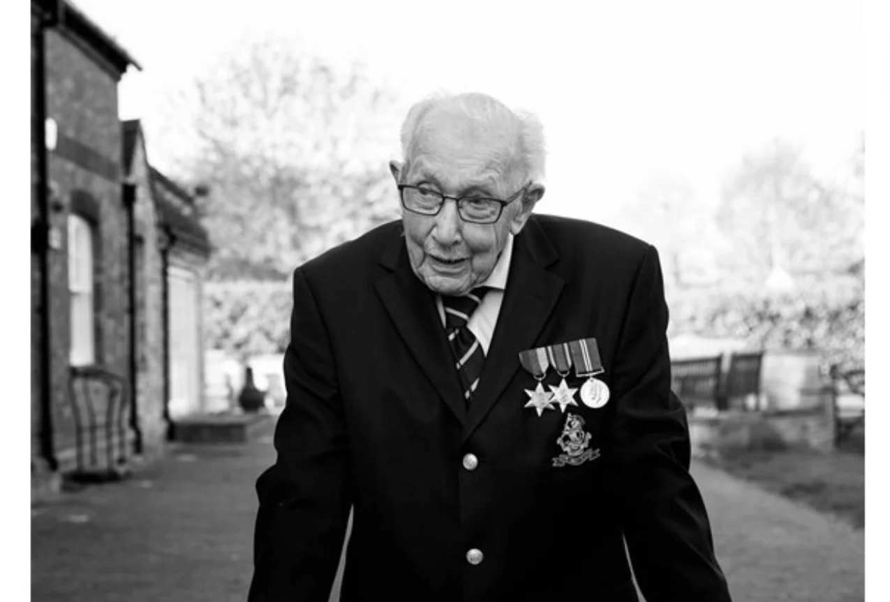 Captain Sir Tom Moore Knighted in a Private Ceremony by the Queen | War ...