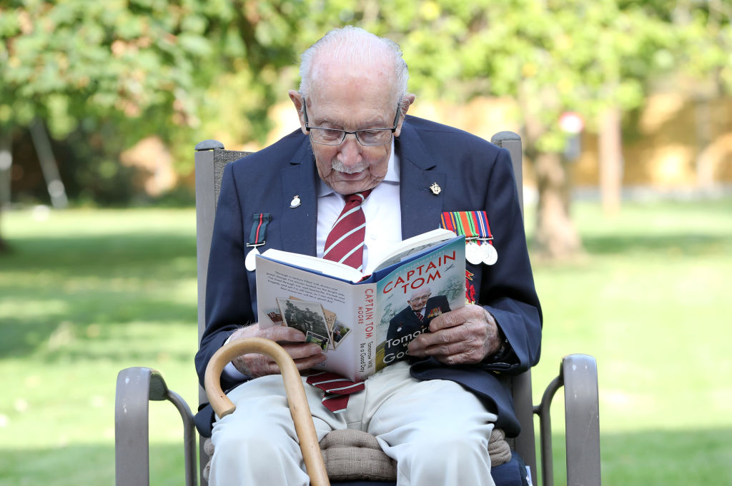 Captain Tom, The Man Who Raised Millions and Lifted Spirits, Passes at ...