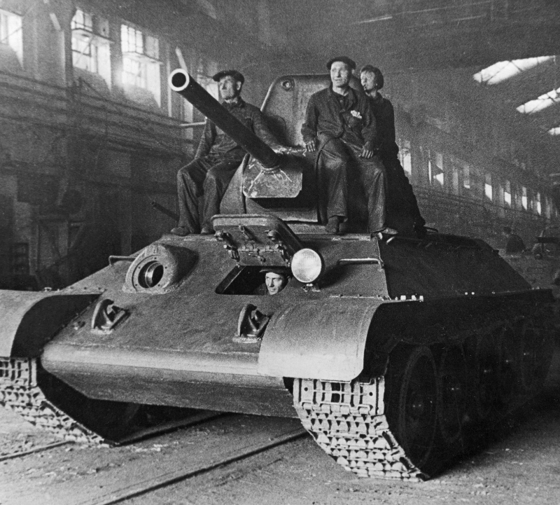 Man Turns in Soviet Tank During Amnesty Program | War History Online
