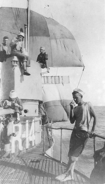 A Submarine Made it Home with a Sail Made of Blankets | War History Online