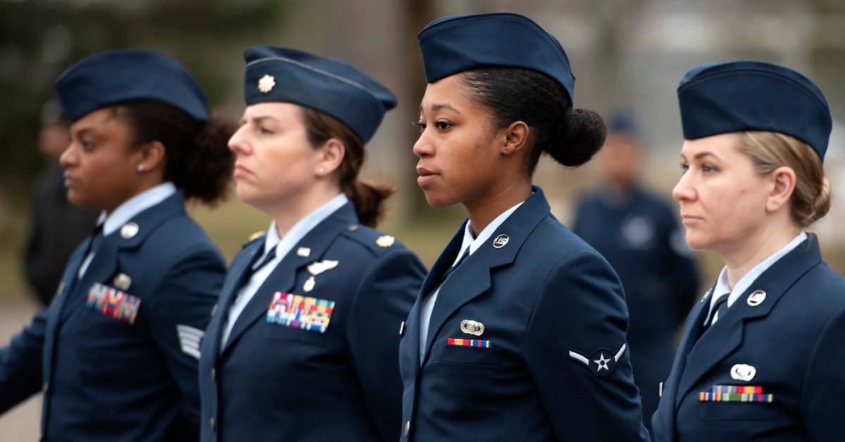 Bill Aims to End 'Pink Tax' for Female Soldiers Buying Uniforms | War ...