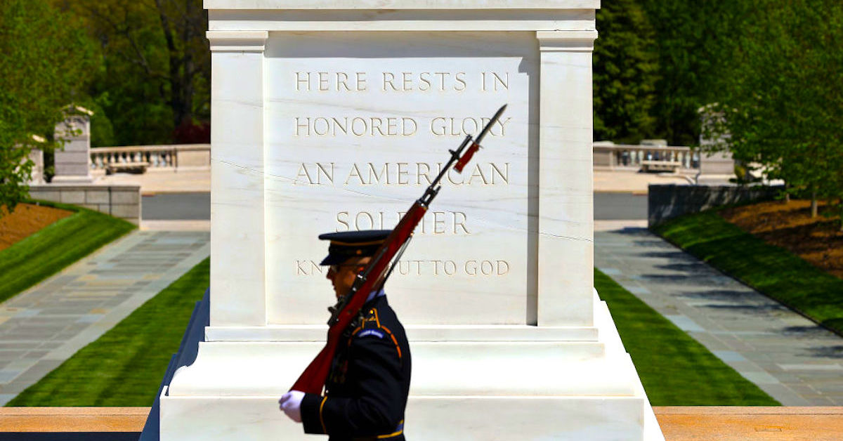 Public Can Soon Lay Flowers at the Tomb of the Unknown Soldier | War ...