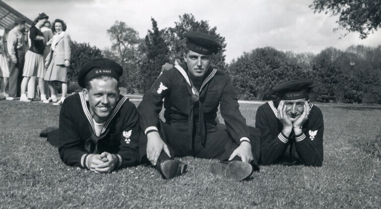 Why Do US Navy Sailors Have 13-Button Pants? | War History Online