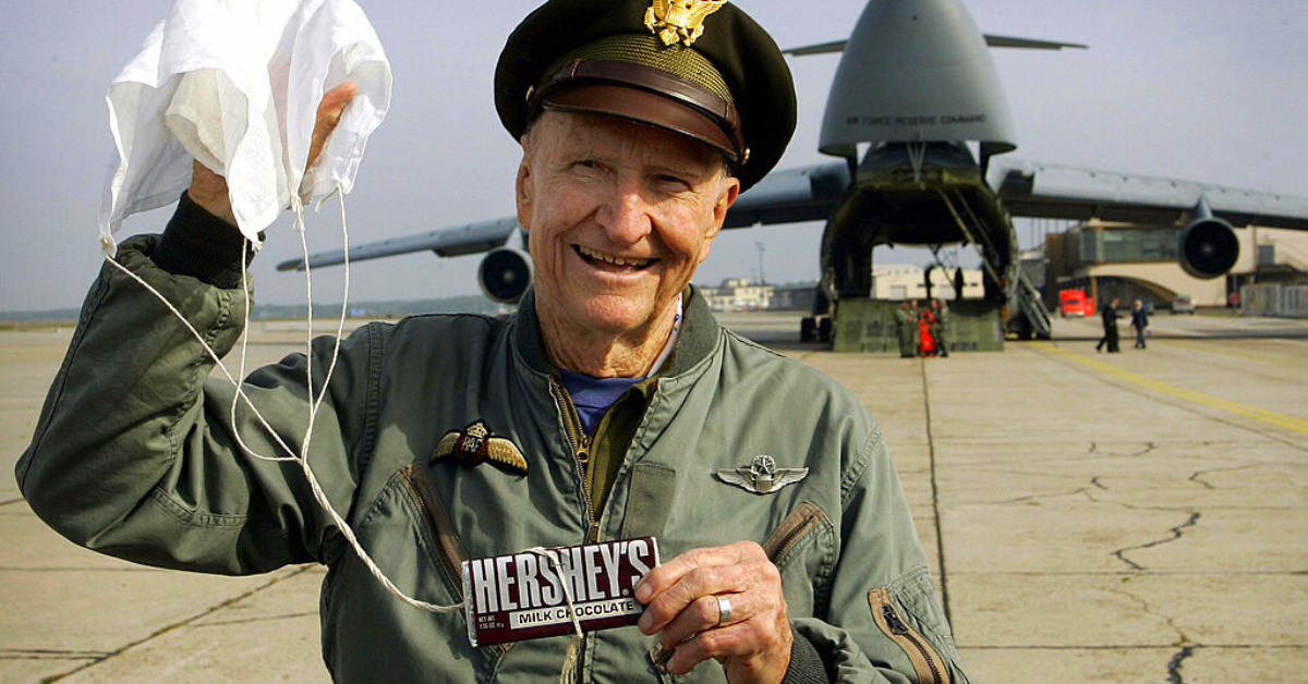 Gail Halvorsen Dropped Candy Over Berlin During the Soviet Blockade In ...