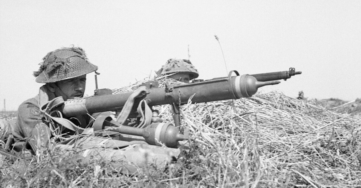 The Remarkably Effective WWII-Era PIAT Anti-Tank Weapon | War History ...