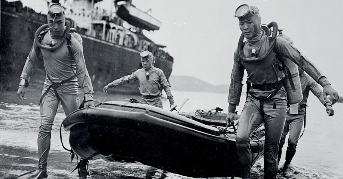 Frogmen: Before Navy SEALs, Underwater Demolition Teams Were Making a ... Frogmen: Before Navy SEALs, Underwater Demolition Teams Were Making a ...