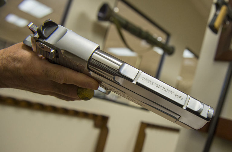 Desert Eagle: The Handgun Loved By Hunters and Hollywood Studios | War ...