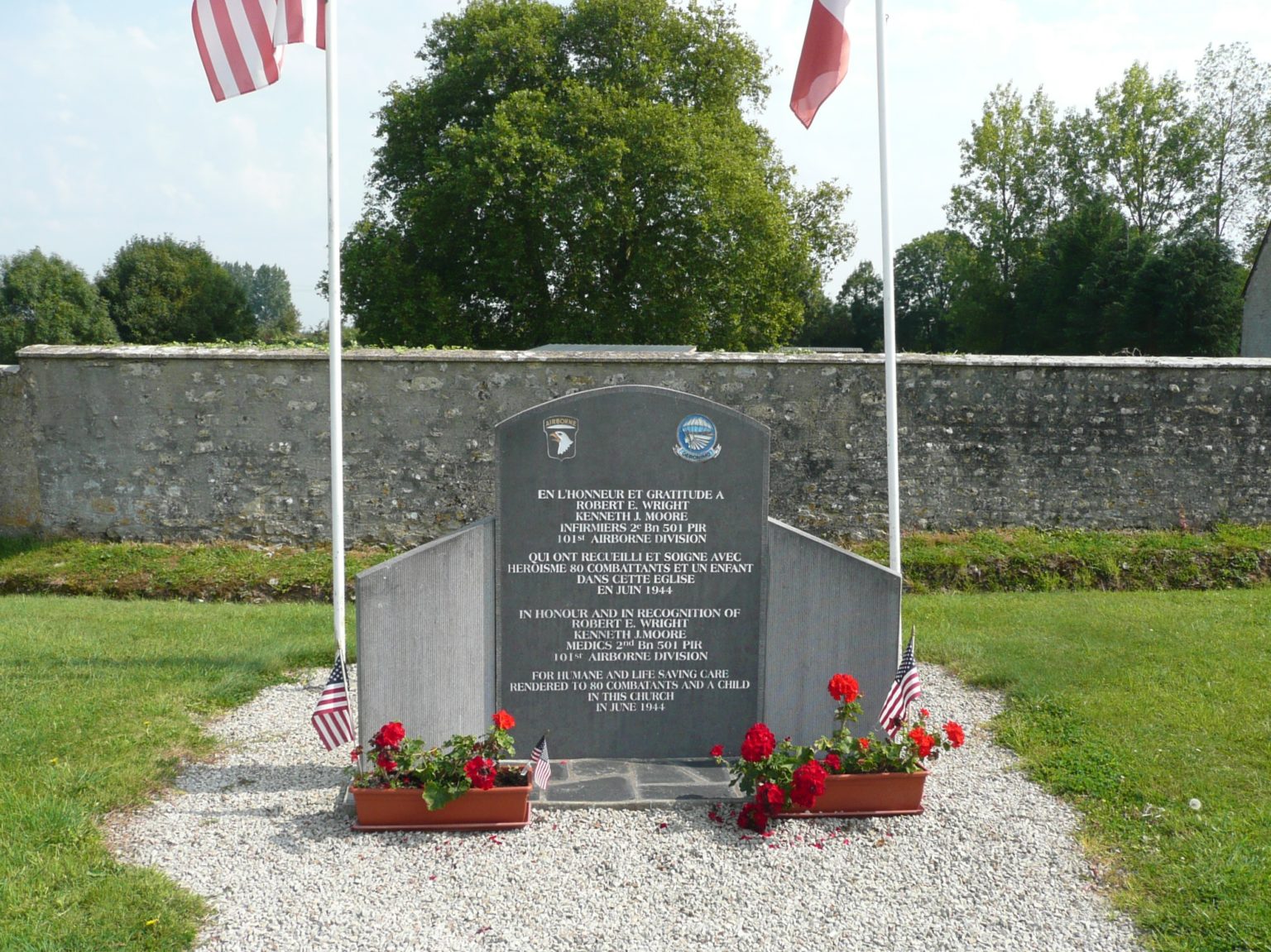 101st Airborne Medics Robert Wright and Ken Moore Treated Both Sides On ...