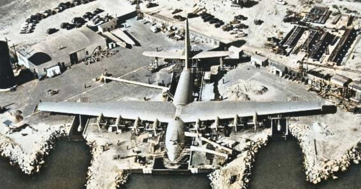 The Hughes H-4 Hercules Was An Absolute Mammoth Of An Aircraft | War ...