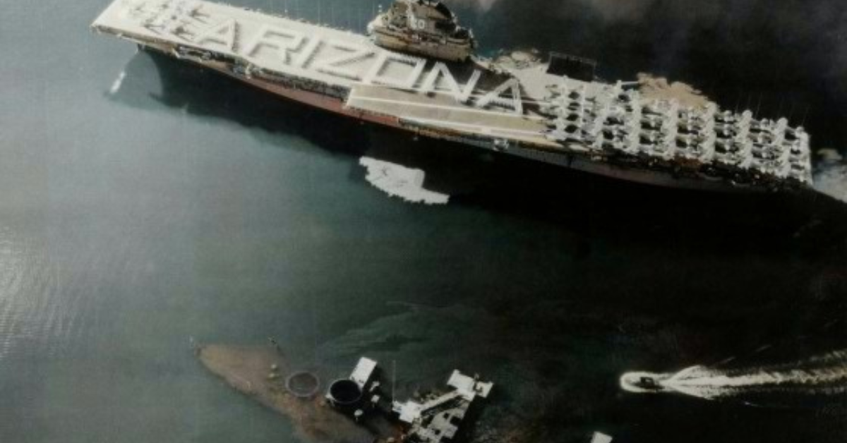 USS Bennington (CV-20) Paying Respect At the USS Arizona Memorial | War ...