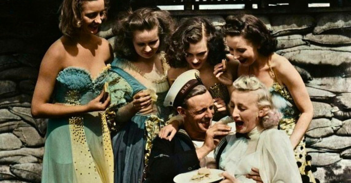 Windmill Girls Boosted the Spirits of Servicemen and the British Public ...