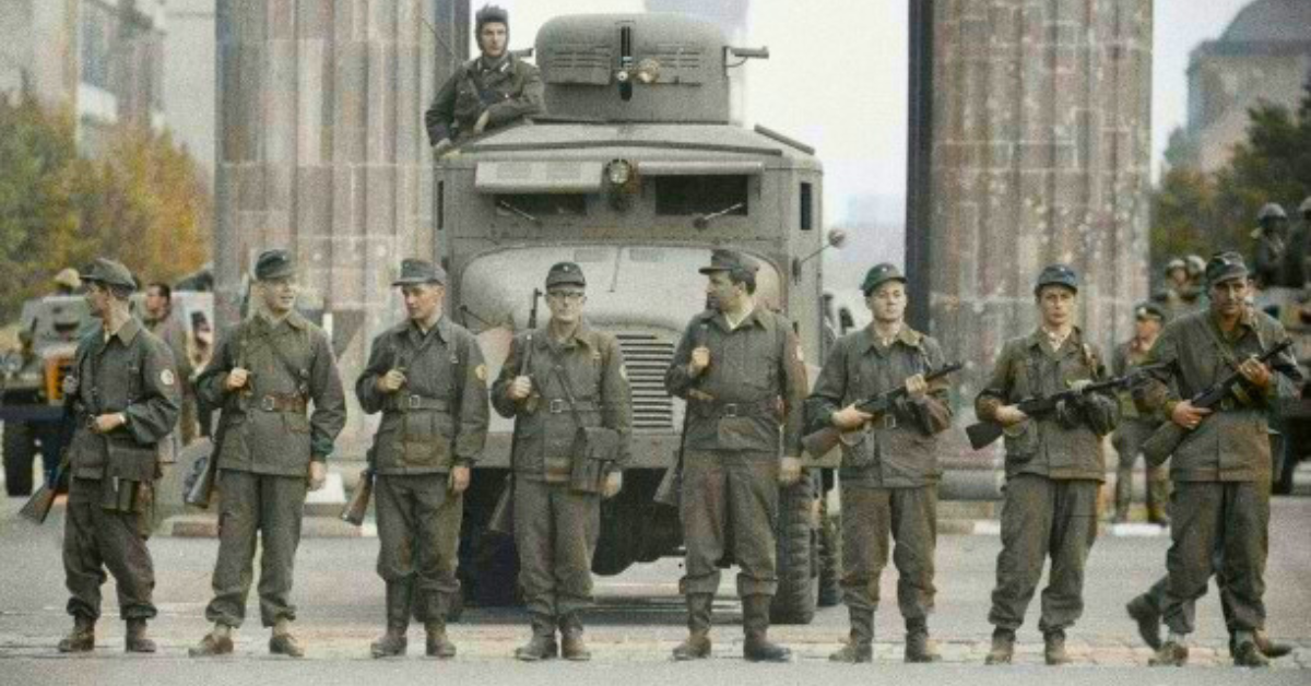 Building the Berlin Wall - And How It Fell Several Decades Later