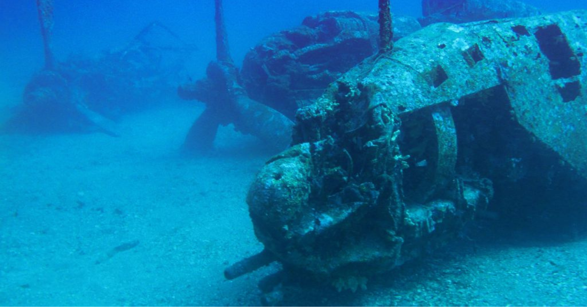 The Story Behind a Lockheed P-38G Lightning Wreck Off the Southern ...