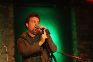 Tom Hanks Fired An Actor from 'Band of Brothers' Because He Had 'Dead ...