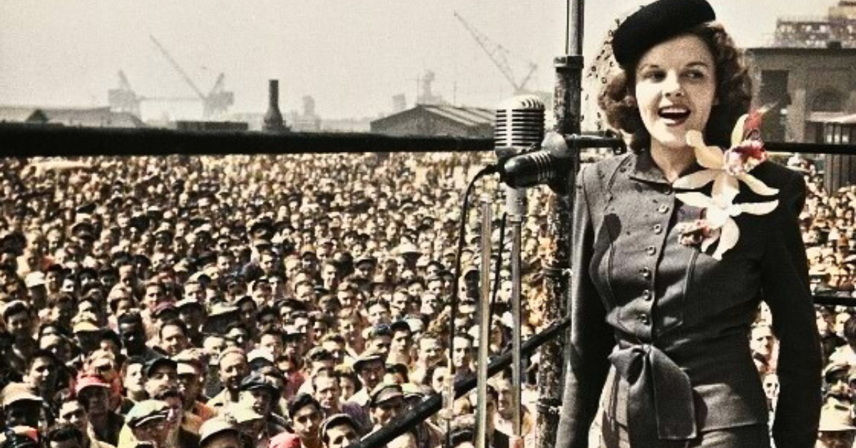 Judy Garland Did Her Part For The War Effort By Performing At War Bond ...
