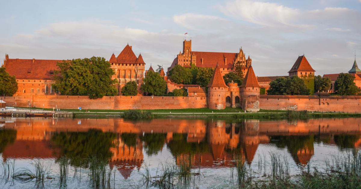 History of Malbork Castle: From the Teutonic Knights to the Second ...
