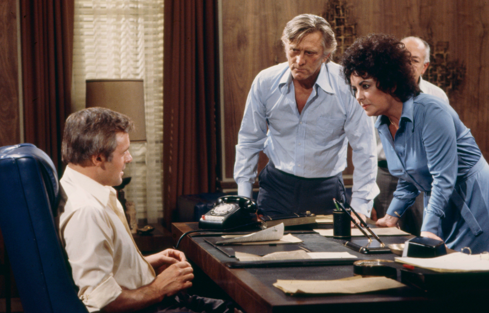 The Movies That Made Kirk Douglas One of the War Genre's Best | War ...