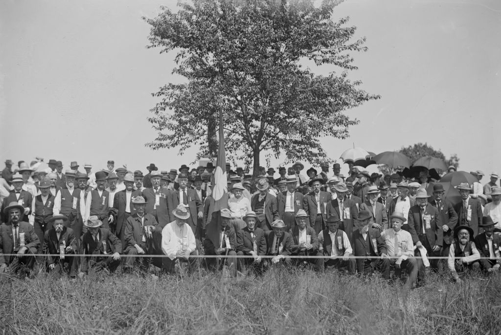 In Photos: Burying the Hatchet at the 1913 Gettysburg Reunion | War ...