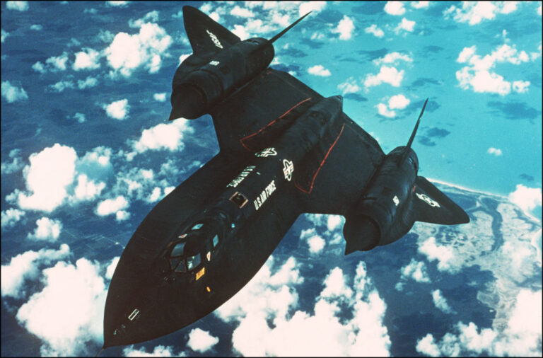 Little-Know Facts About the Lockheed SR-71 Blackbird - One ...