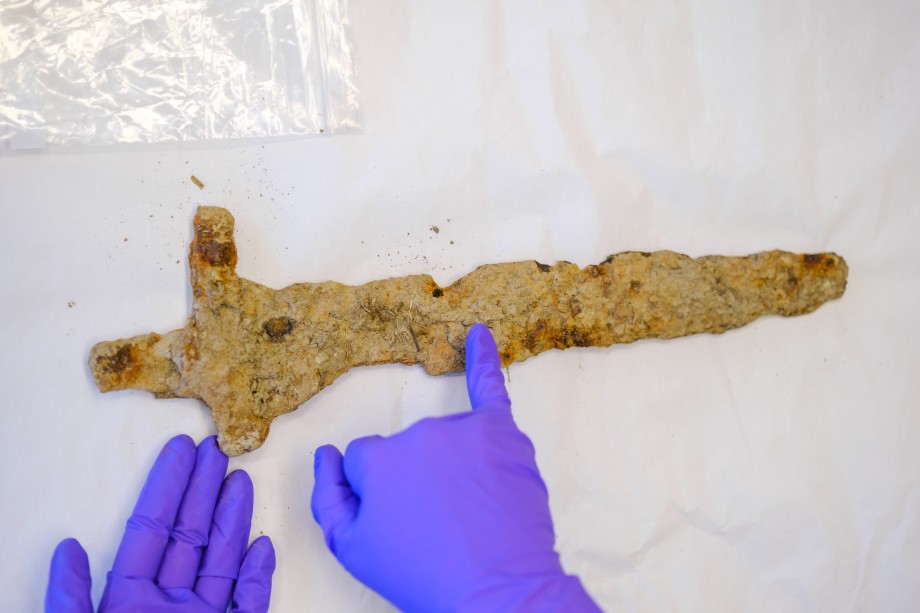 Norwegian Farmer Finds 1,000-Year-Old Viking Sword in Field | War ...