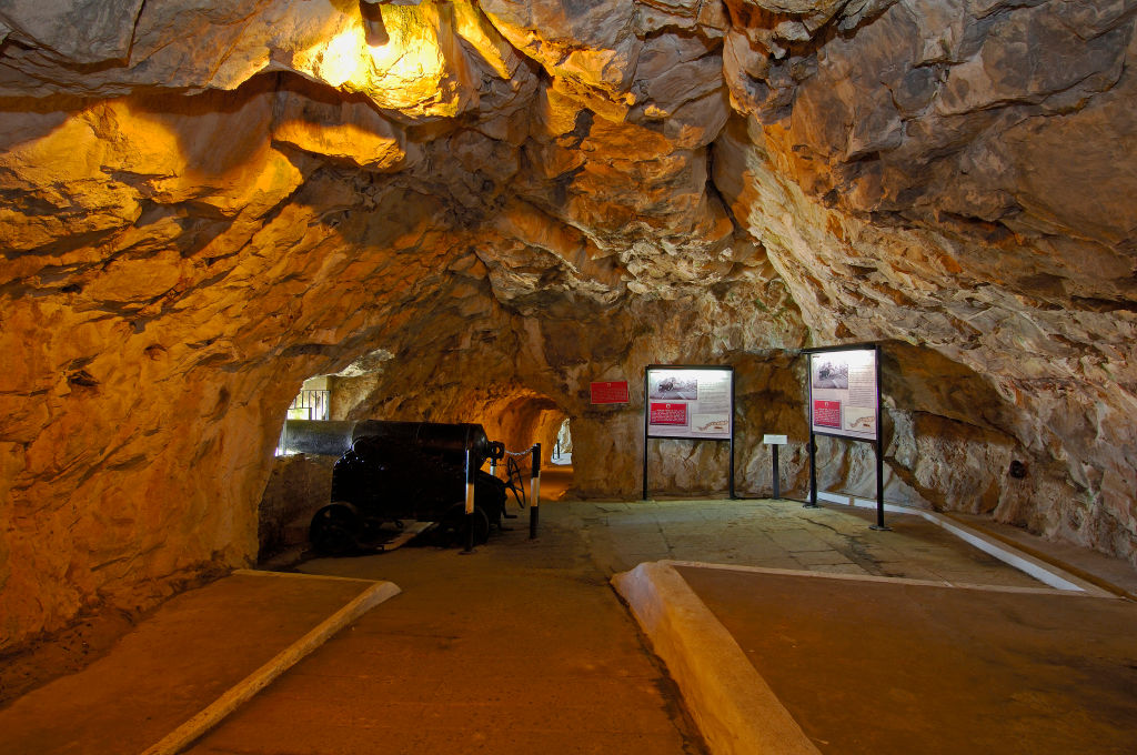34 Miles of Tunnels Were Dug By the British Military Beneath the Rock ...
