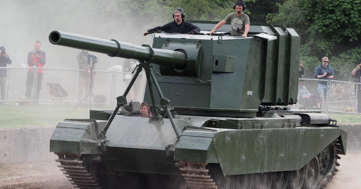 TANKFEST 2024 Stuns Attendees With Live Tank Displays, Living History ...