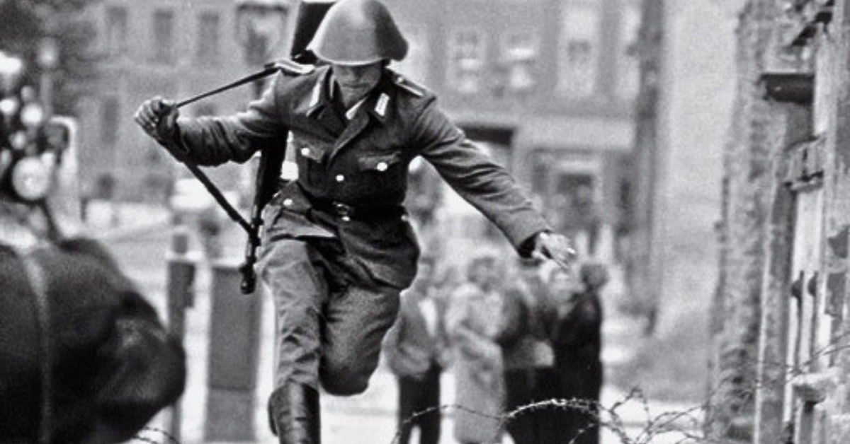 The True Story Behind the Cold War's Most Iconic Photograph | War ...