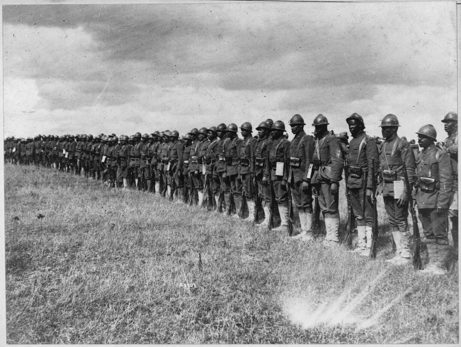Harlem Hellfighters: The All-Black Military Unit That Broke Barriers on ...